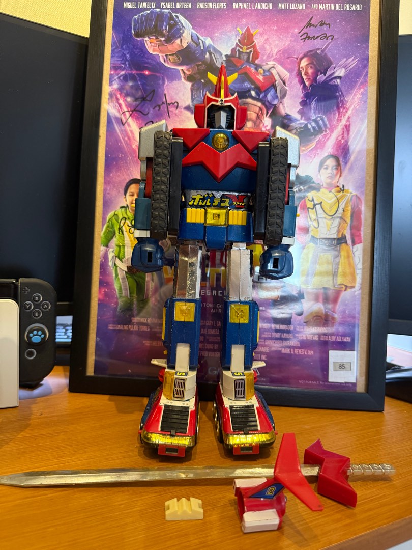 Voltes V 1977 Popy DX red elbow, Hobbies & Toys, Toys & Games on Carousell