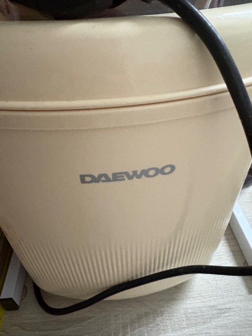 Daewoo DY-ZB07 Ice Maker 製冰機, 家庭電器, 廚房電器, 其他廚具 - Carousell