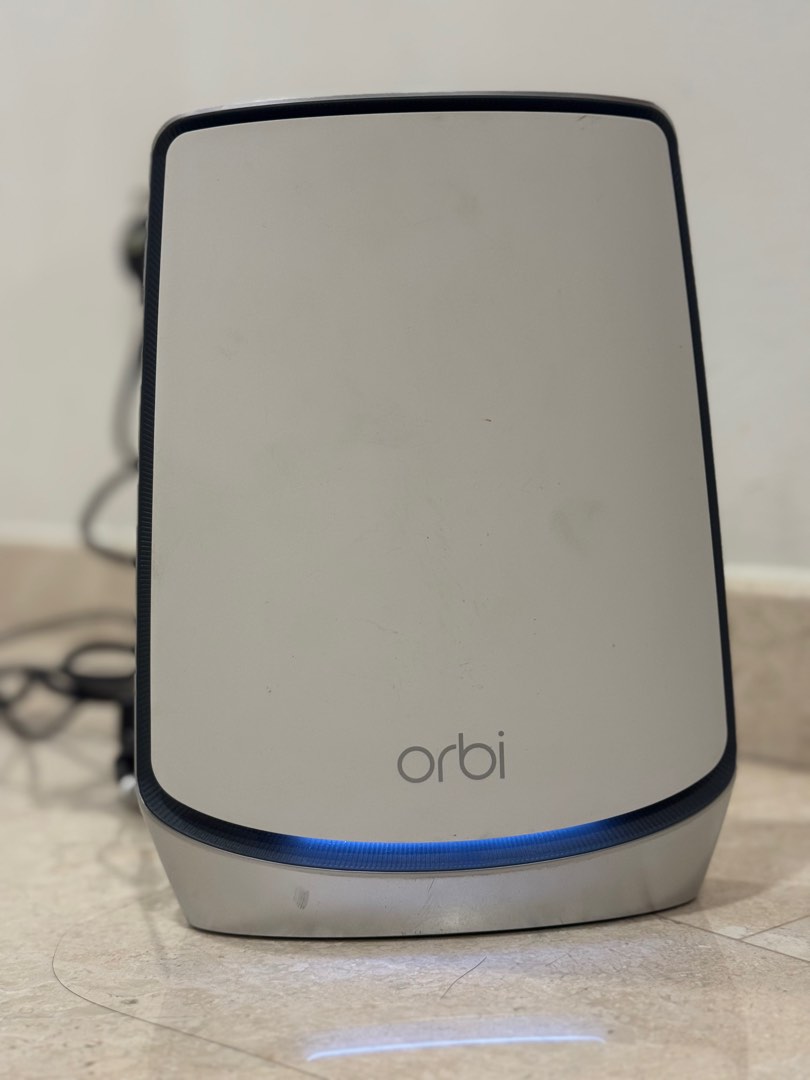 Like New Netgear Orbi Router RBR850 Just Router excellent condition ...