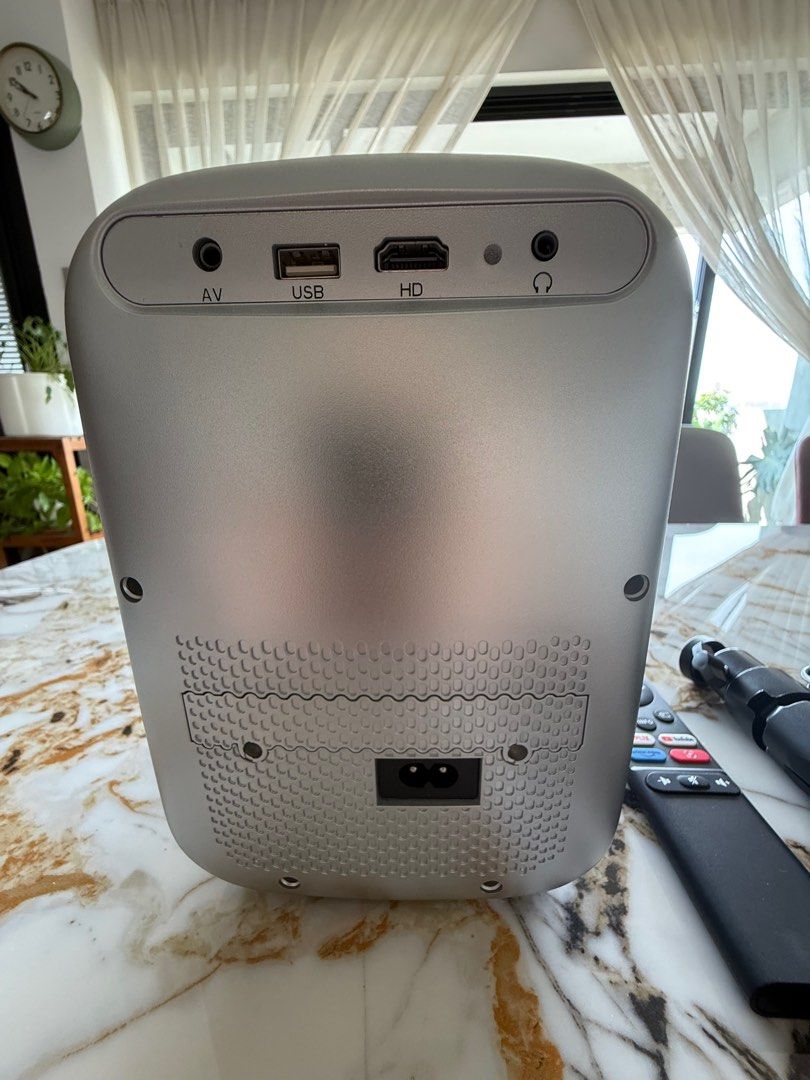 Lumos Ray V2 Projector - Like New, Build in Netflix and YouTube., TV ...
