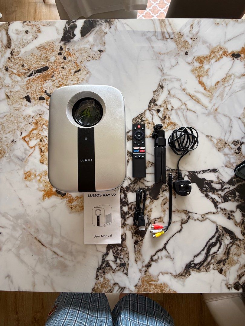 Lumos Ray V2 Projector - Like New, Build in Netflix and YouTube., TV ...