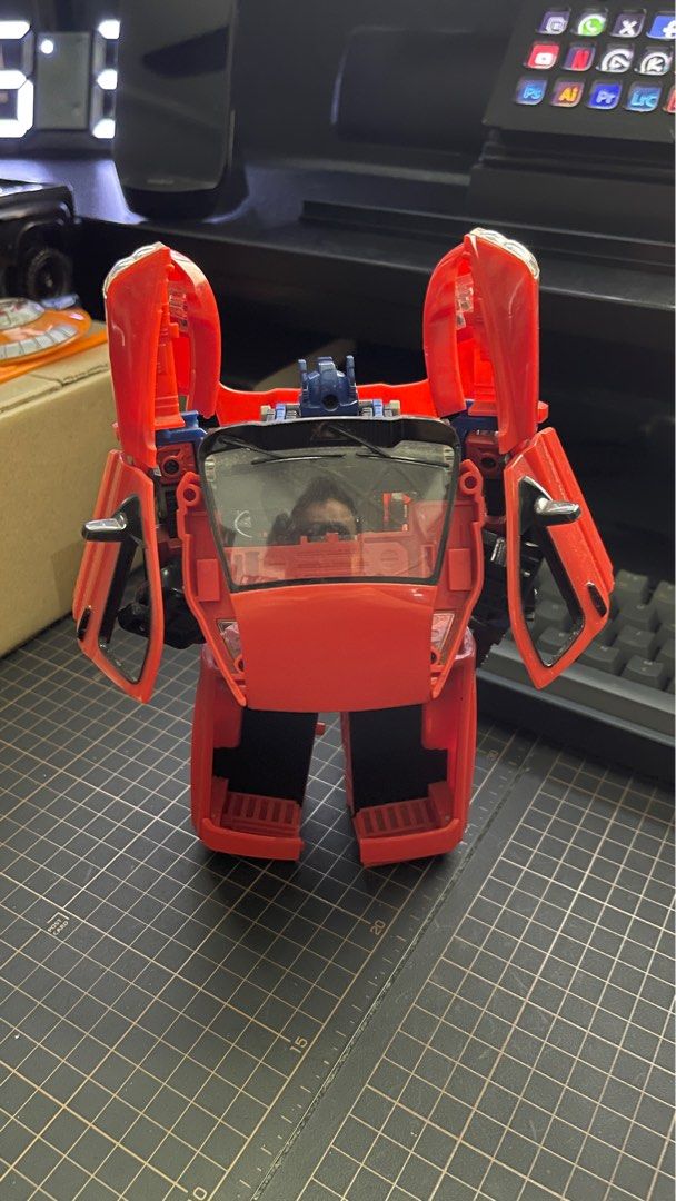 Optimus Prime Transformers Alternators Robot in Disguise., Hobbies ...