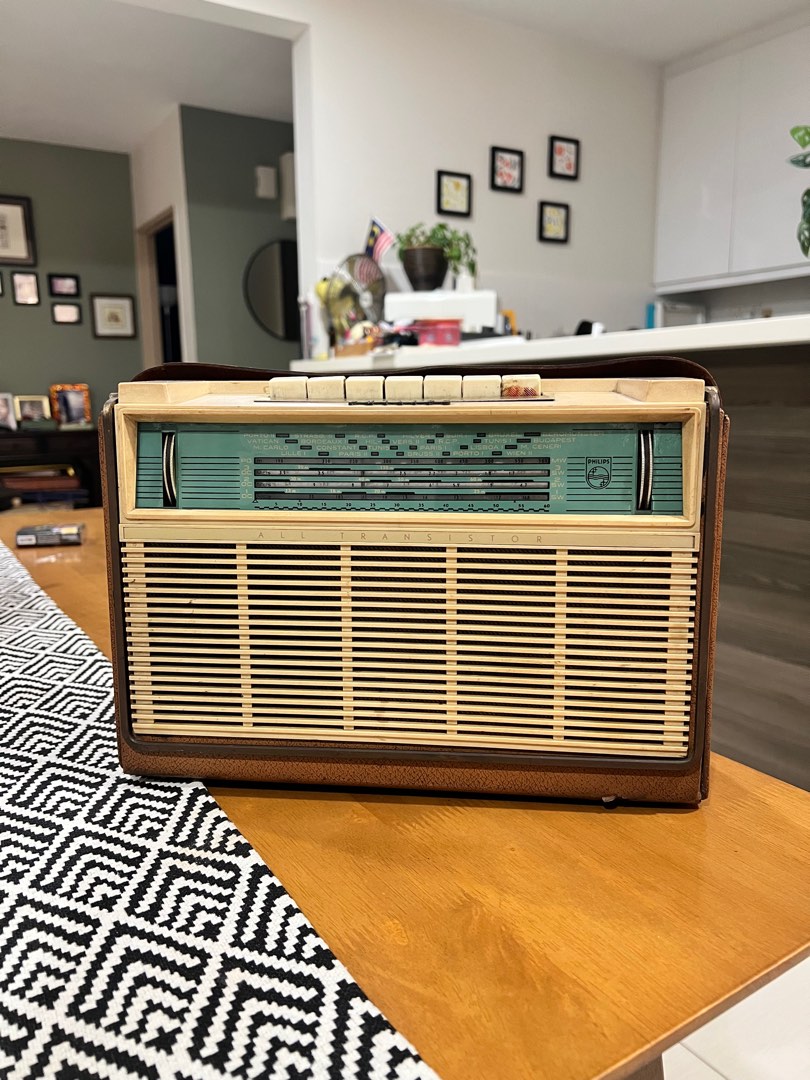 Philips vintage transistor radio, Hobbies & Toys, Collectibles ...