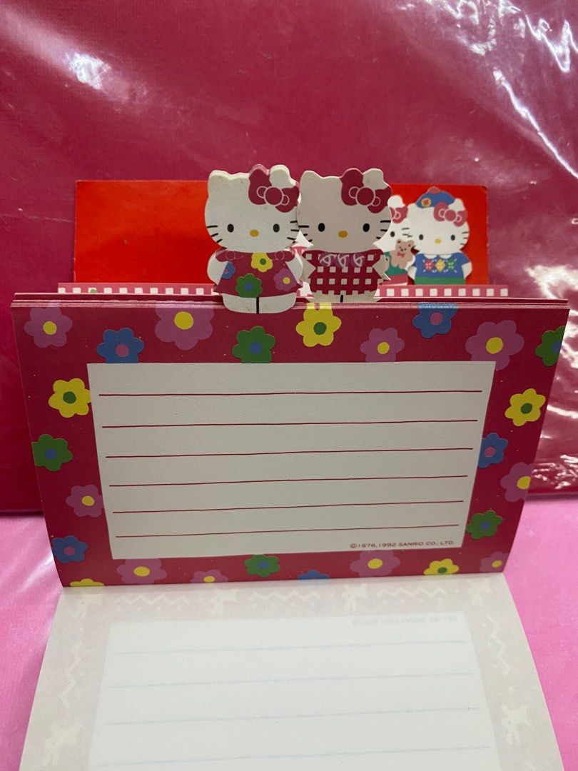 中古Sanrio Hello Kitty 1992年六款造型便條簿, 興趣及遊戲, 玩具 & 遊戲類 - Carousell