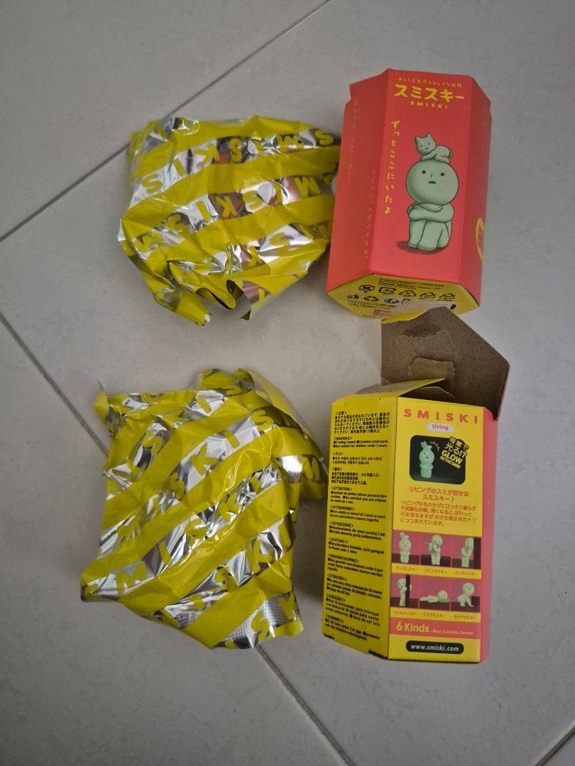 Smiski Living Series - Playing & Lifting, Hobbies & Toys, Toys & Games ...