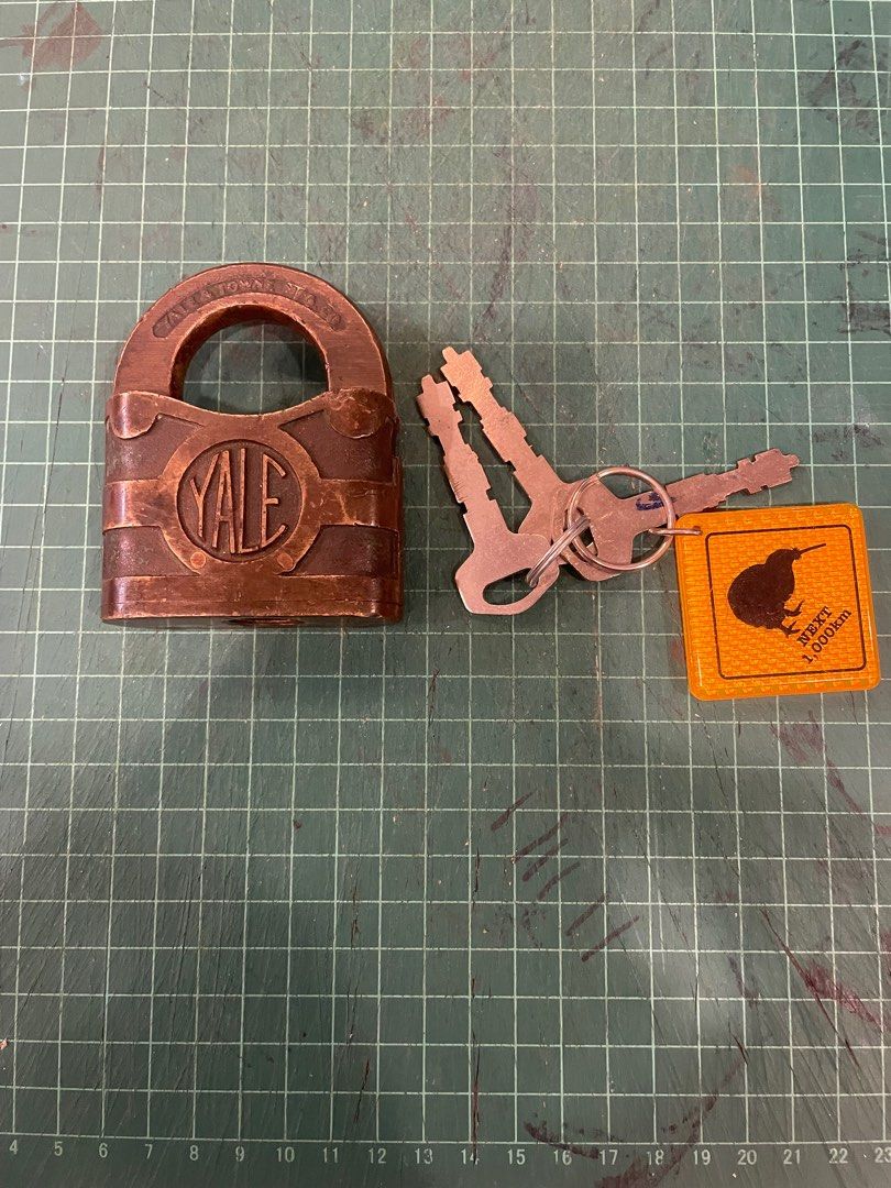 Vintage Yale Pad Lock, Hobbies & Toys, Collectibles & Memorabilia ...