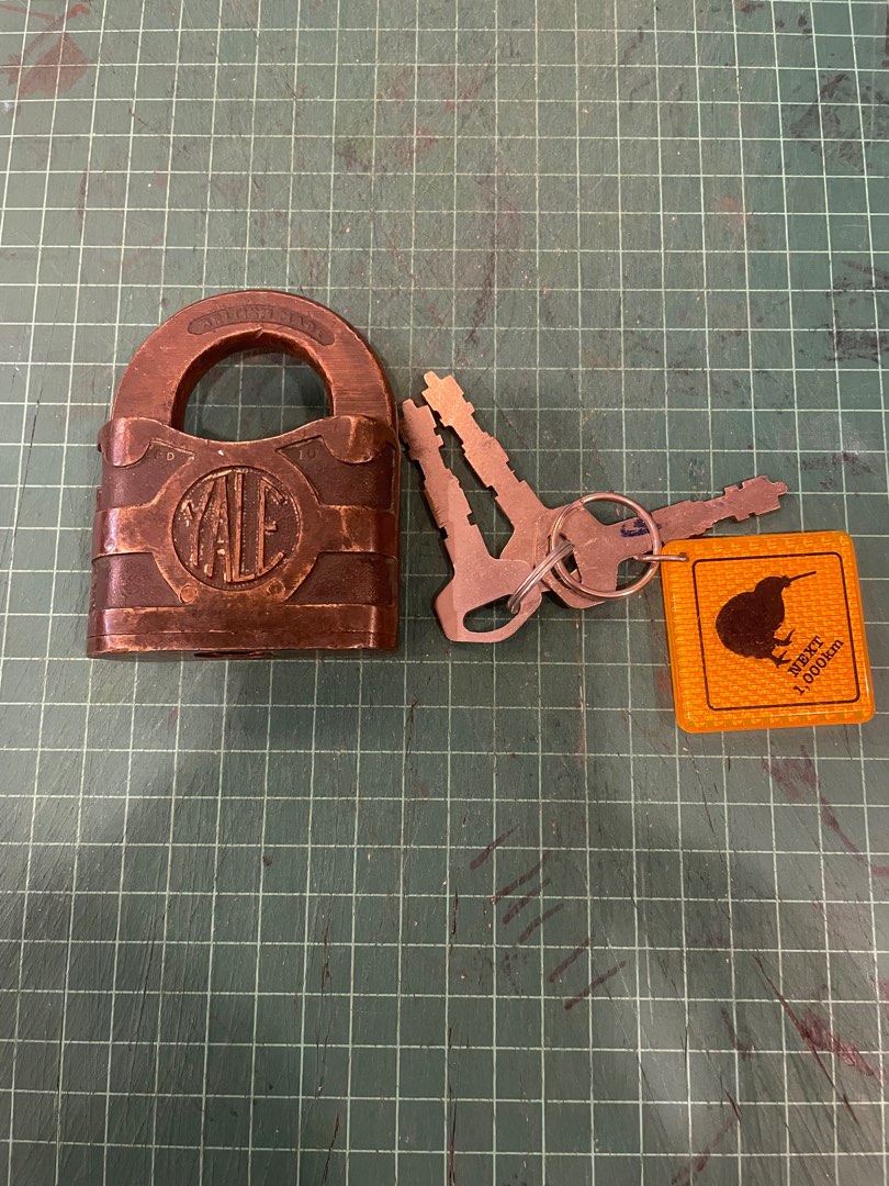 Vintage Yale Pad Lock, Hobbies & Toys, Collectibles & Memorabilia ...