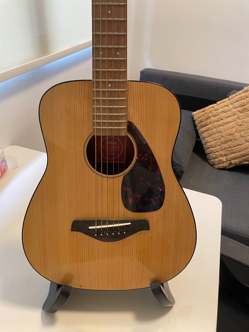 Yamaha FG Junior JR2 Acoustic Guitar, Hobbies & Toys, Musical ...