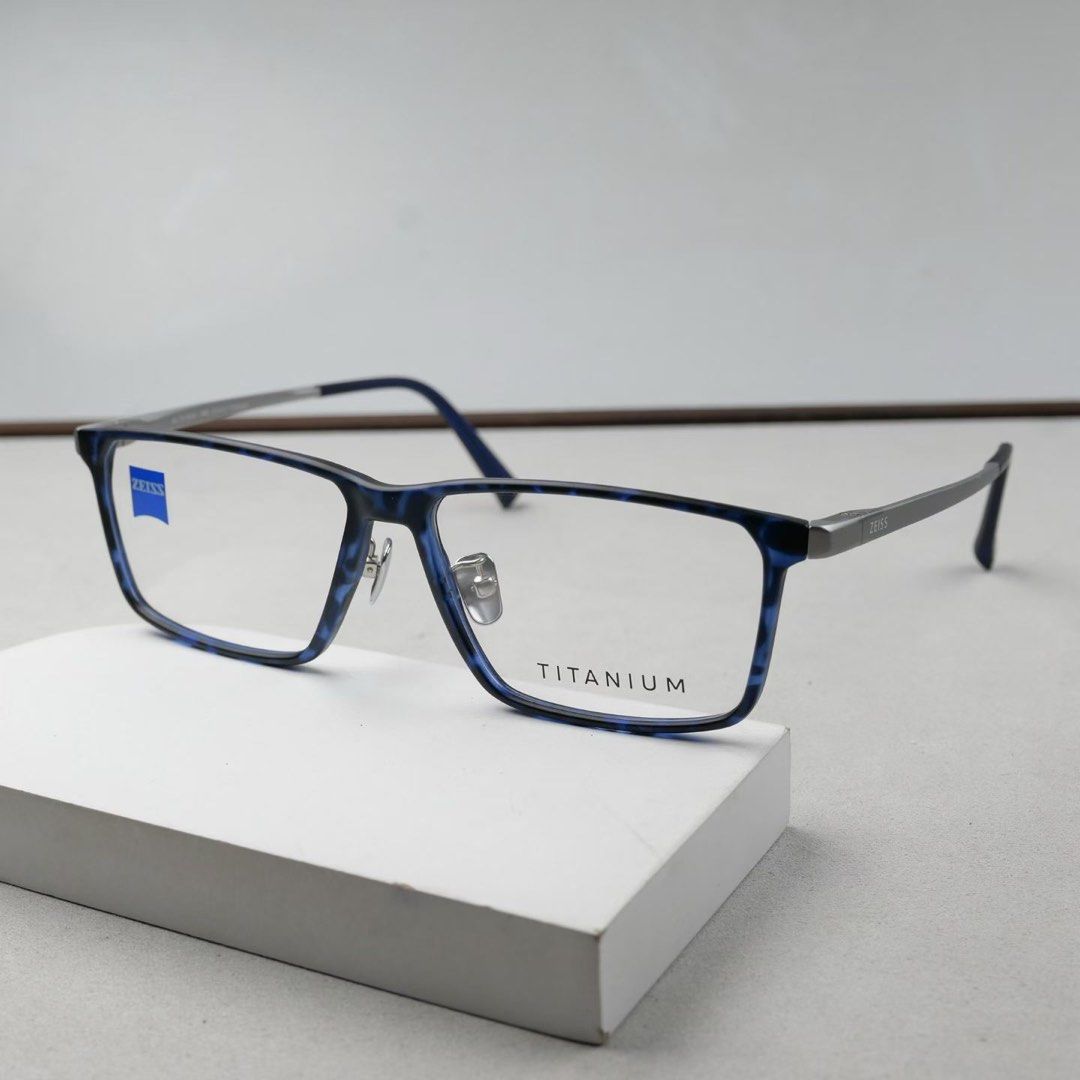 Zeiss 蔡司 titanium 鈦金屬 眼鏡 eyewear glasses, 男裝, 手錶及配件, 眼鏡 - Carousell