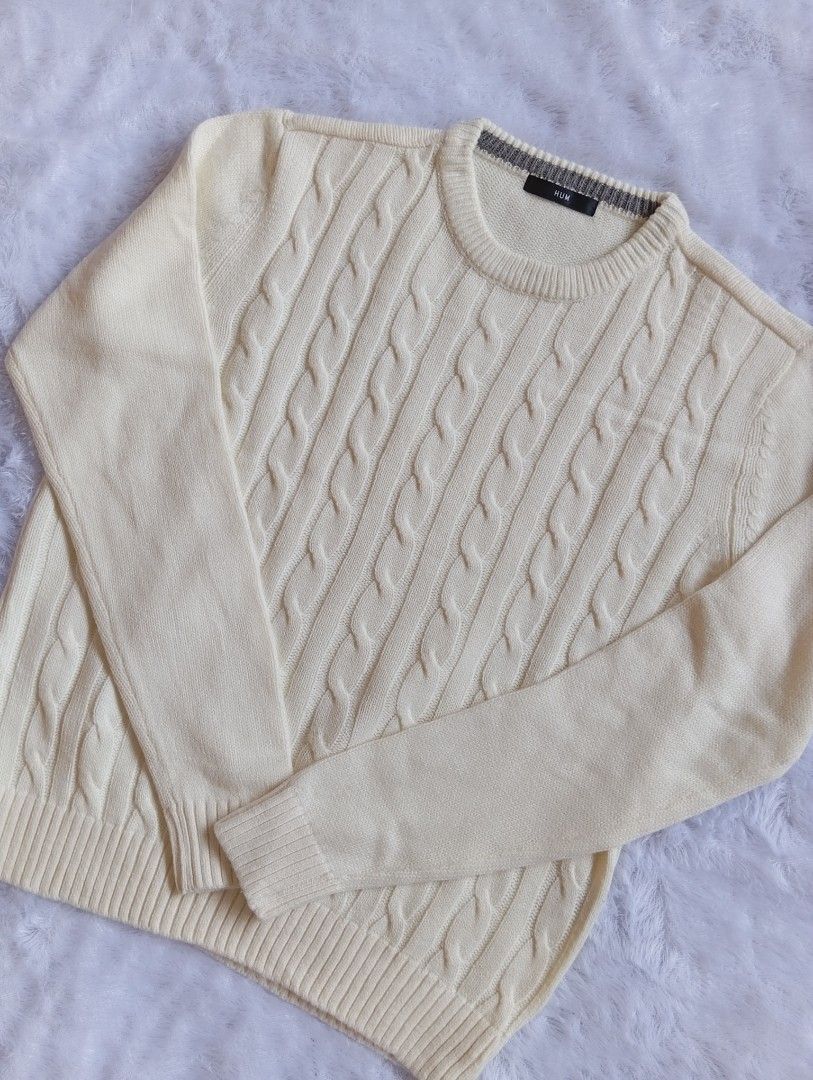 11.11 SALE! Cable Knit Broken White — HUM Korea Original, Brand New 🤍 ...