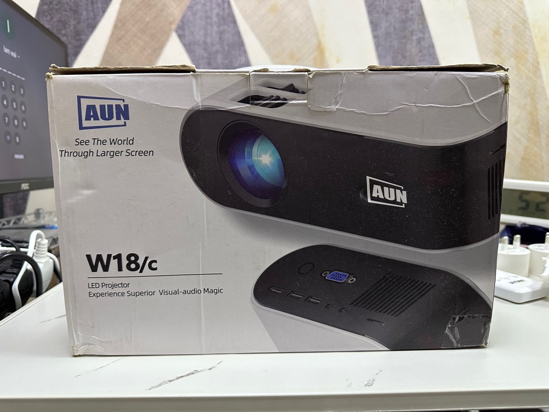 AUN W18/c LED 投影機 Projector, 家庭電器, 電視 & 其他娛樂, 投影機 - Carousell