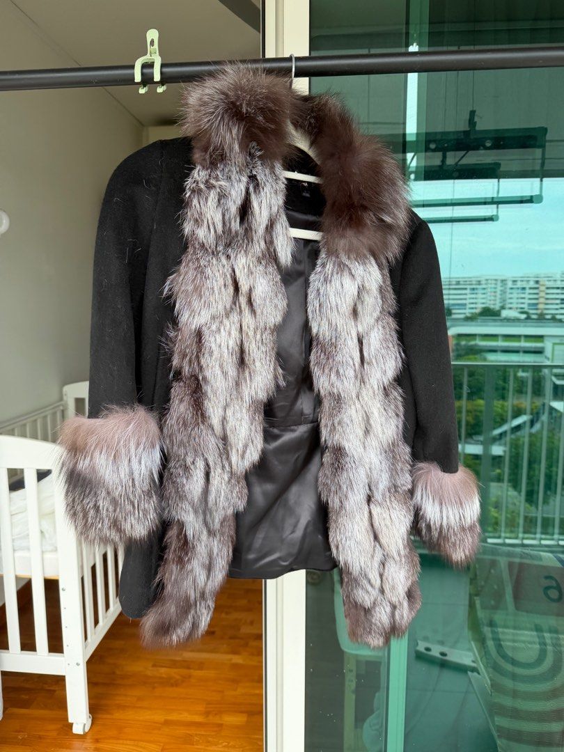Black Pure wool coat with fox fur trim, Women's Fashion, Coats, Jackets ...