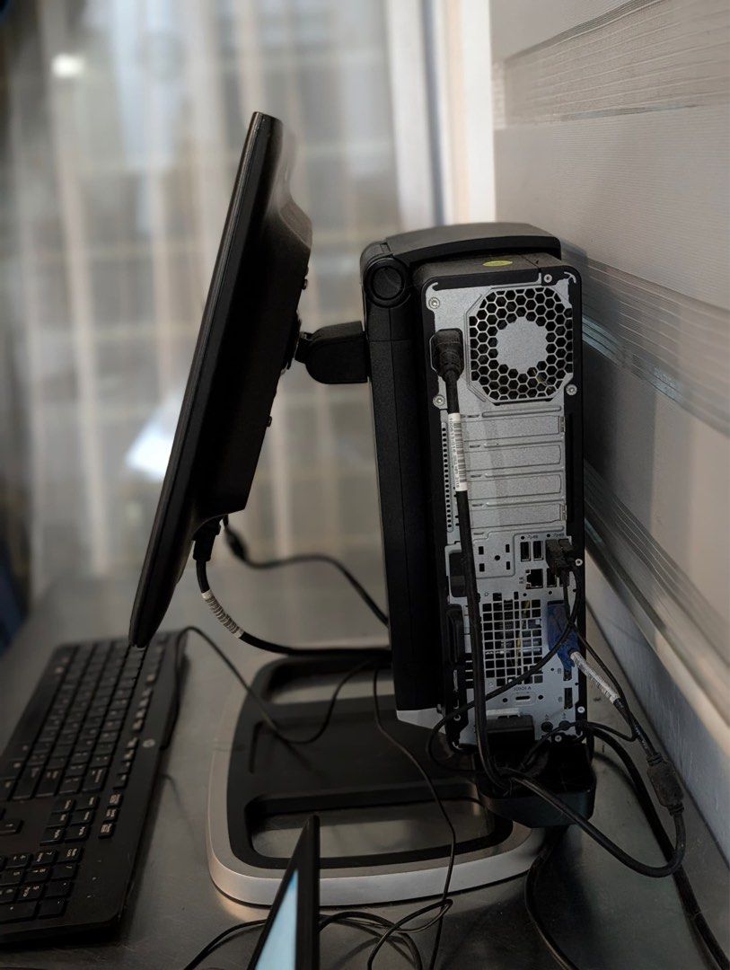 HP Desktop PC with Monitor, Keyboard, and Mouse, Computers & Tech ...