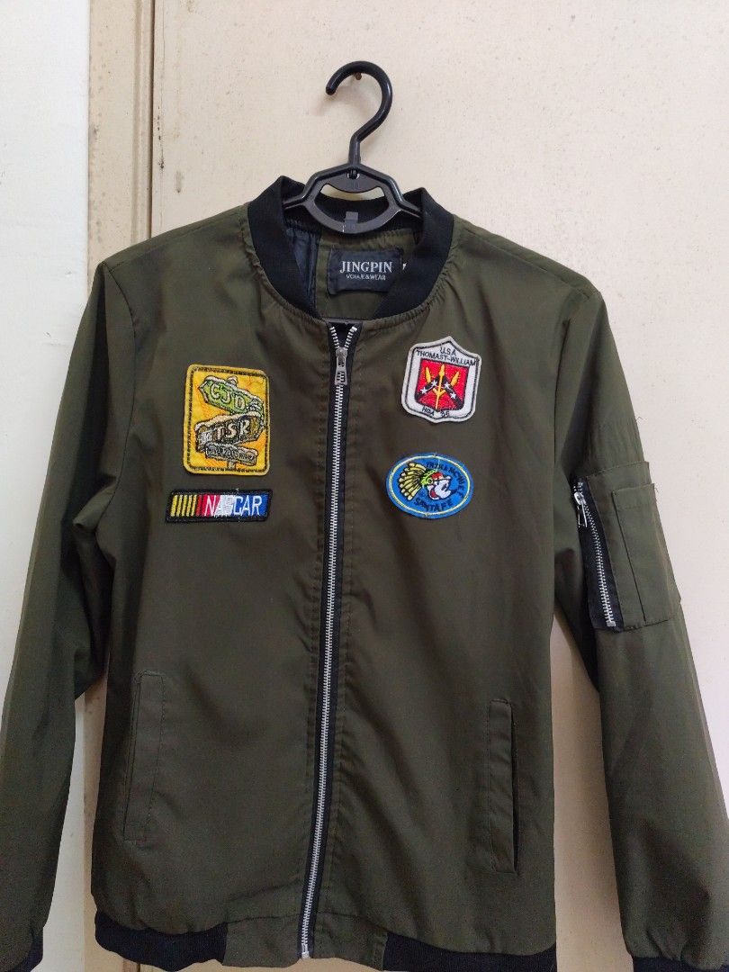 Jingpin Green Bomber Jacket with Patches, Men's Fashion, Coats, Jackets ...