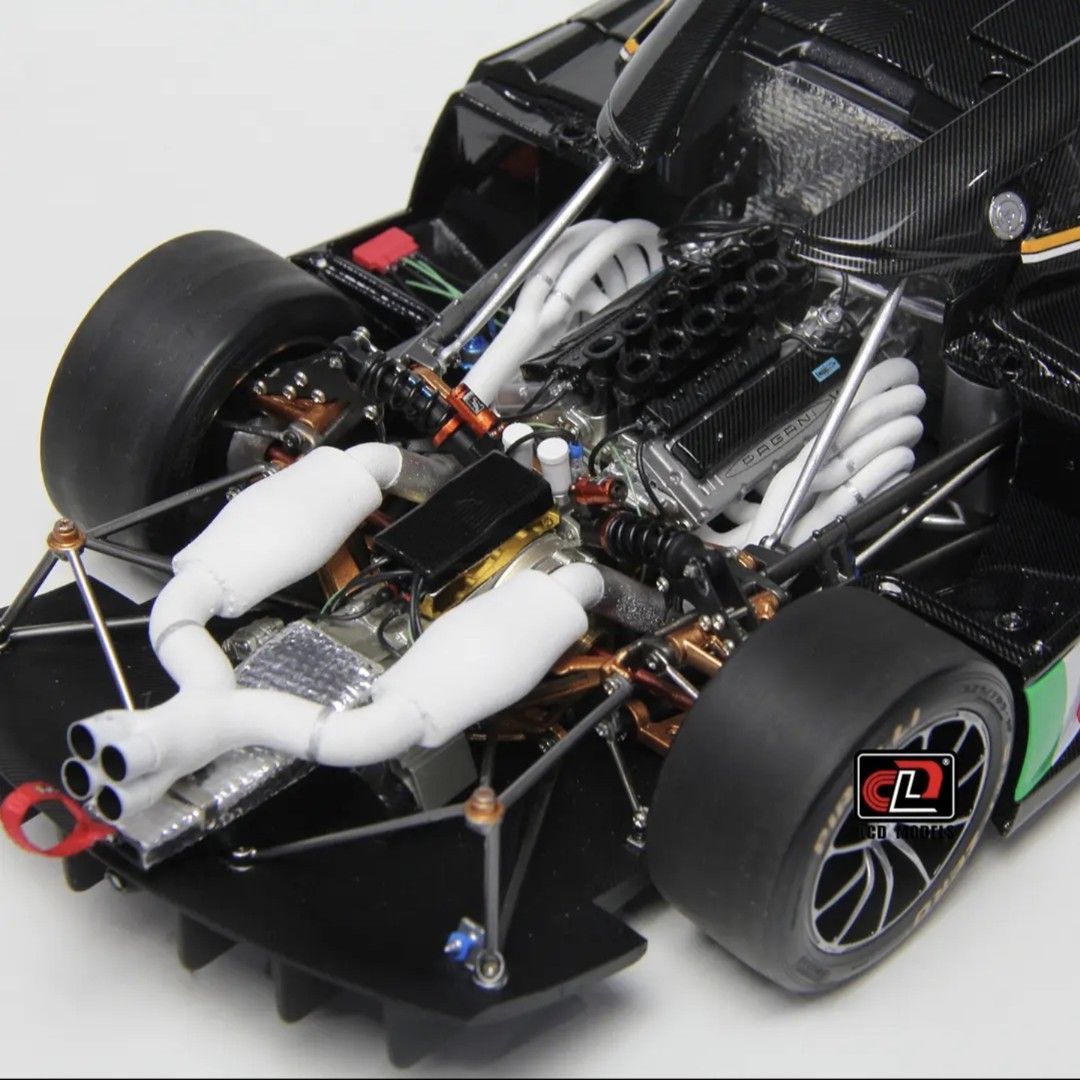 LCD 1/18 Pagani Huayra r 全碳, 興趣及遊戲, 玩具 & 遊戲類 - Carousell