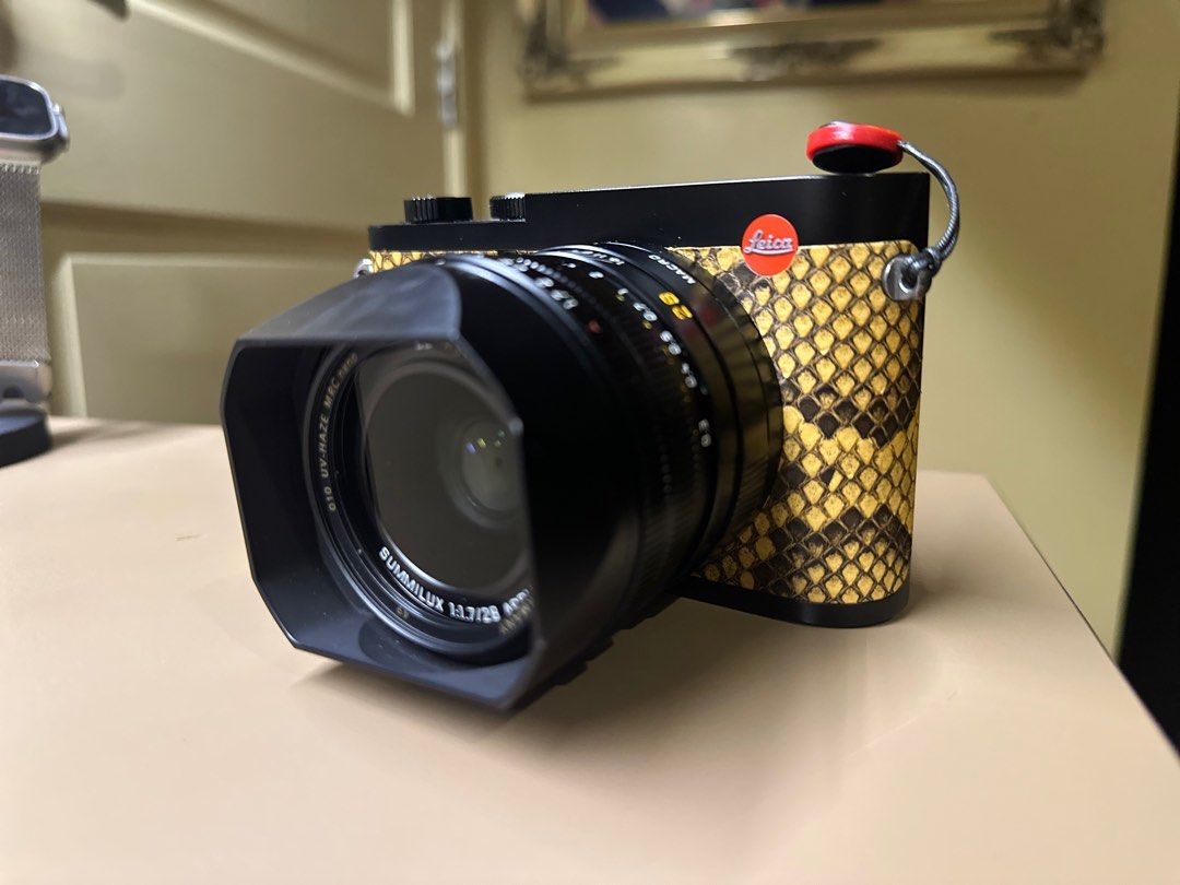 Leica Q2 (Snake Skin), Photography, Cameras on Carousell