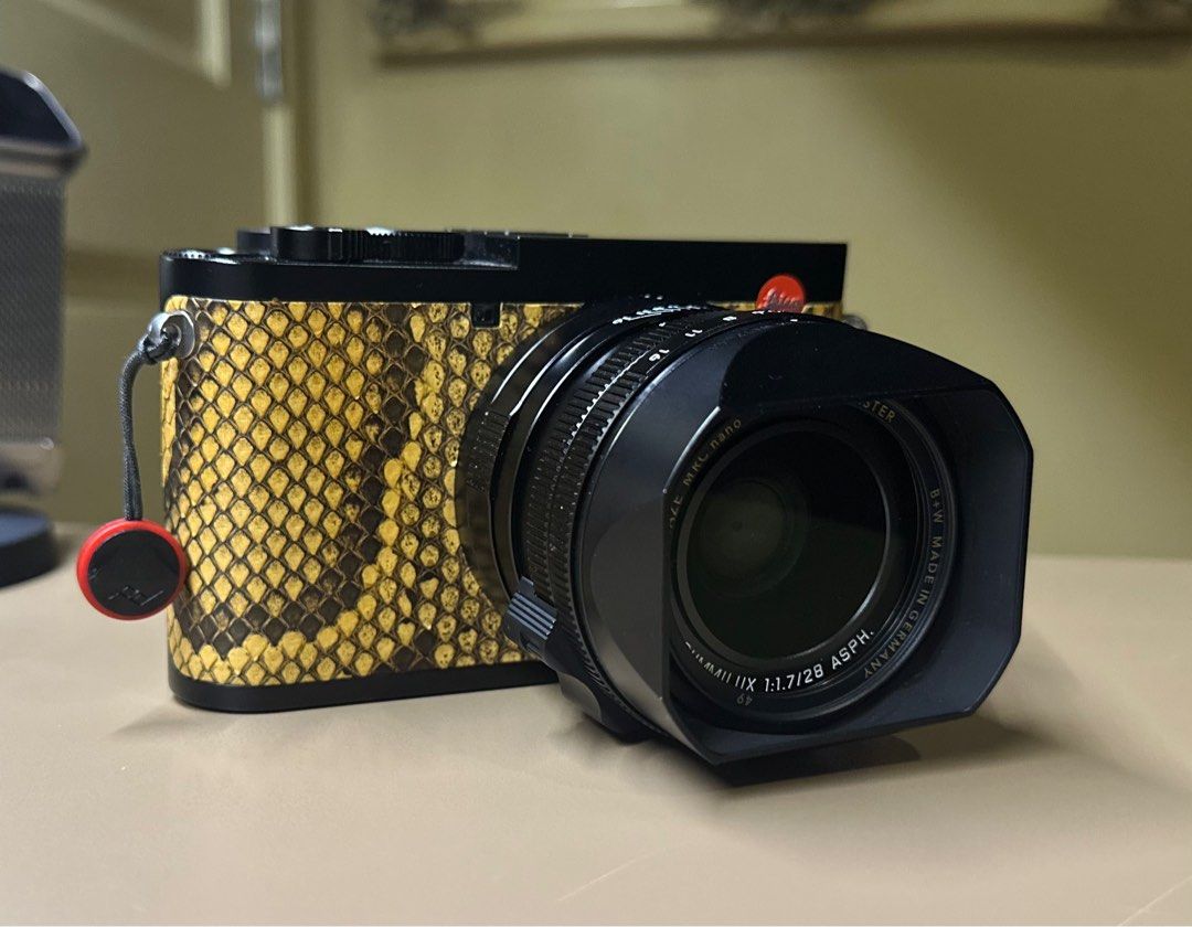 Leica Q2 (Snake Skin), Photography, Cameras on Carousell