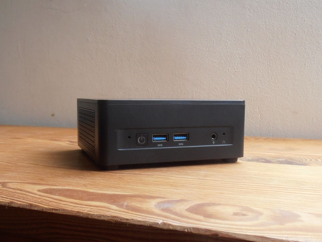 Mini Gaming Minisforum Slim Mini UM760 Ryzen 5 7640HS with Radeon 760M ...