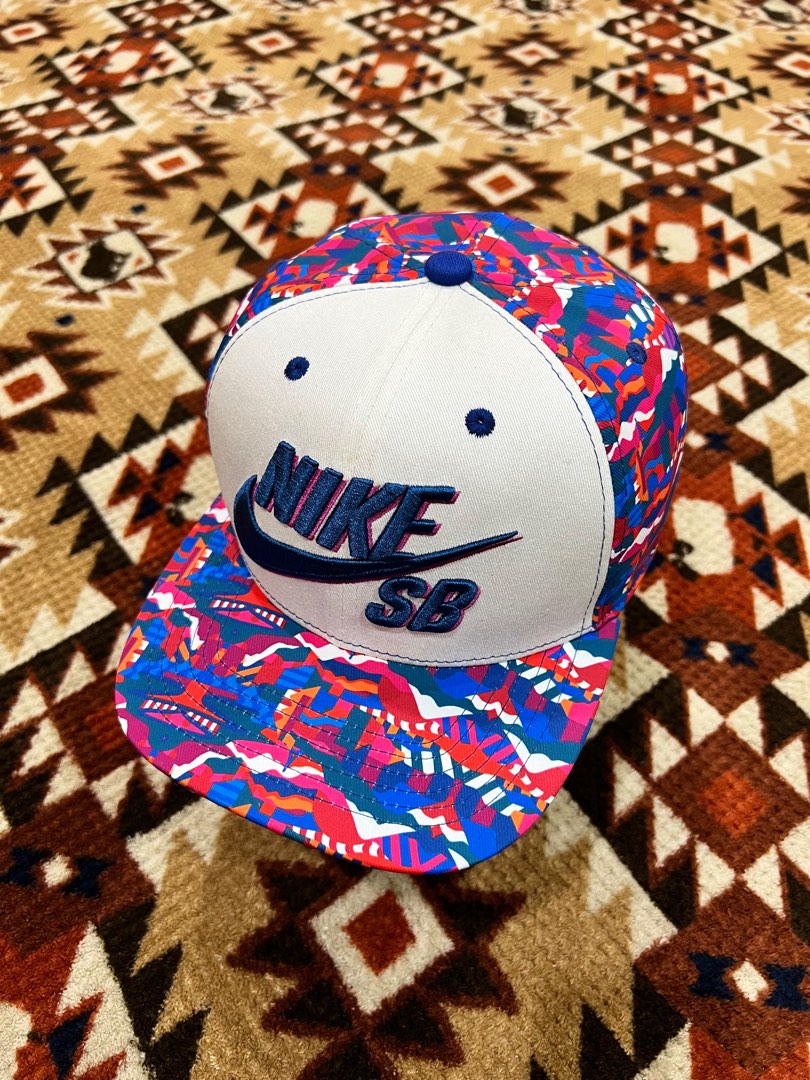 Nike SB Cap, Men's Fashion, Watches & Accessories, Cap & Hats on Carousell