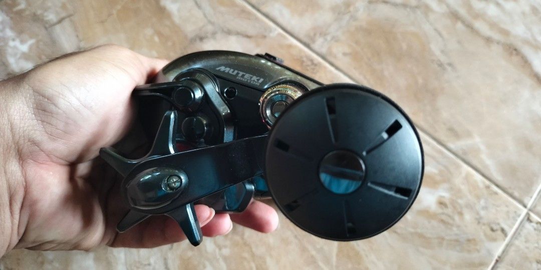 Shimano Plays 3000XP Electric Fishing Reel, Sports Equipment, Fishing on Carousell