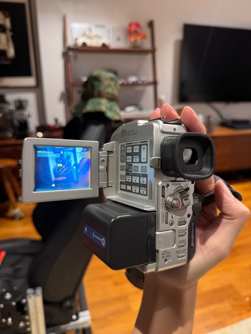Sony HandyCam Digital Camcorder DCR PC110E, Photography, Video Cameras ...