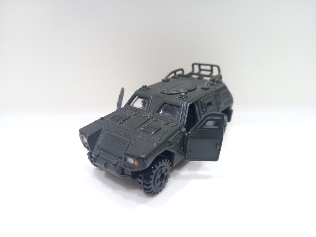 Tomica No. 114 JSDF Light Armoured Vehicle (LAV) Military Army Truck ...