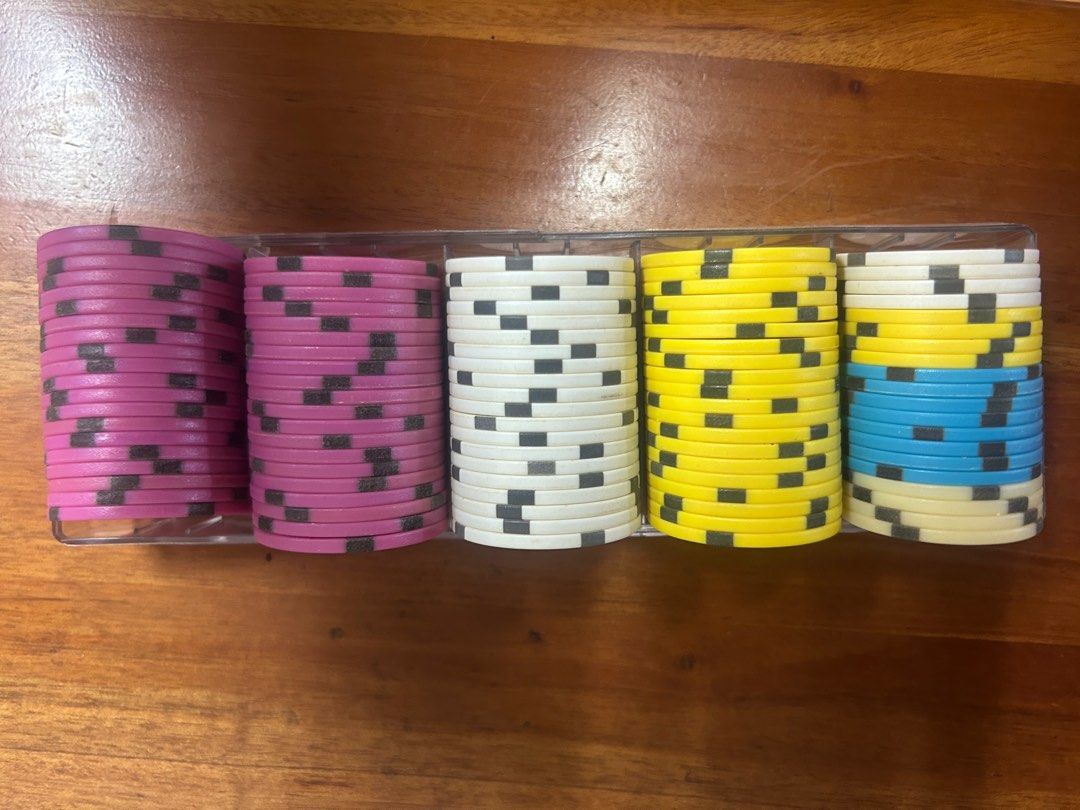 Vintage Mahjong Set with Chips, Hobbies & Toys, Toys & Games on Carousell