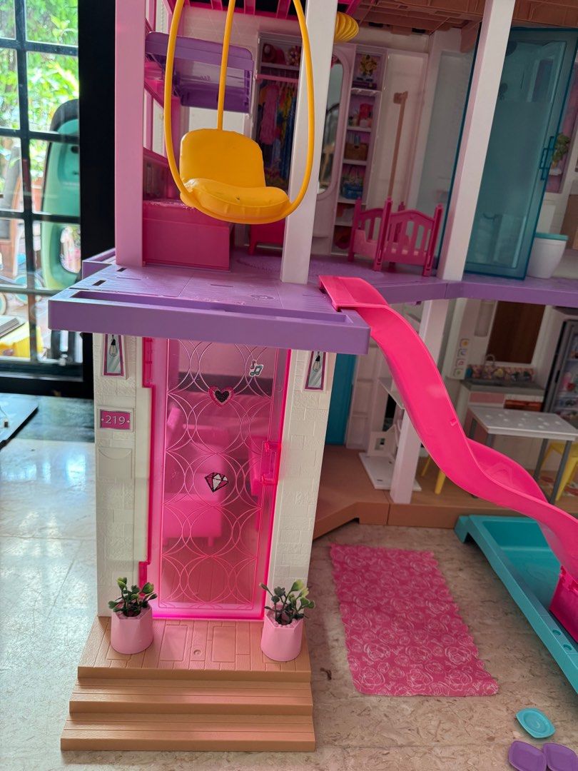 Barbie Dreamhouse with lots of Dolls and Accessories, Hobbies & Toys ...