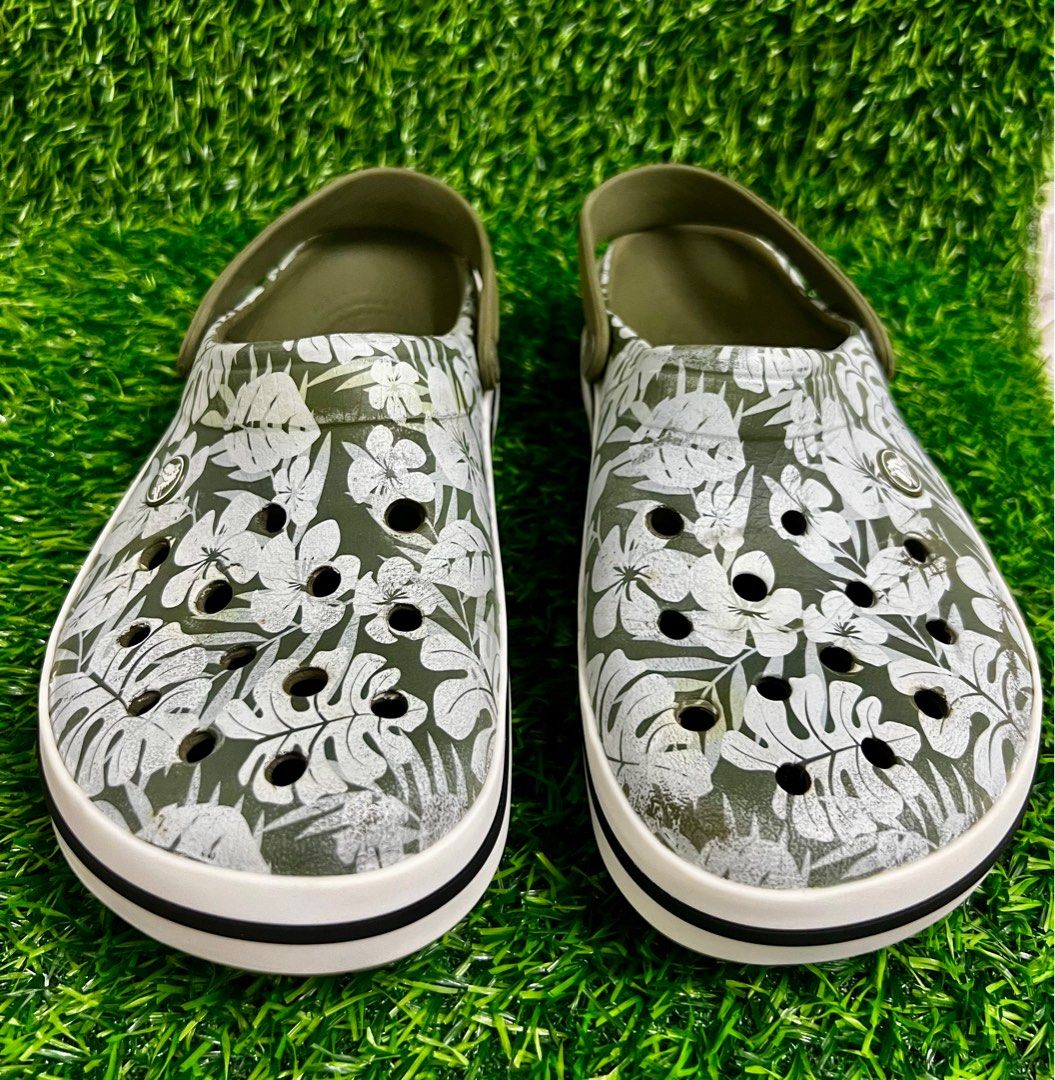 Crocs Flora (Limited Edition), Men's Fashion, Footwear, Flipflops and ...