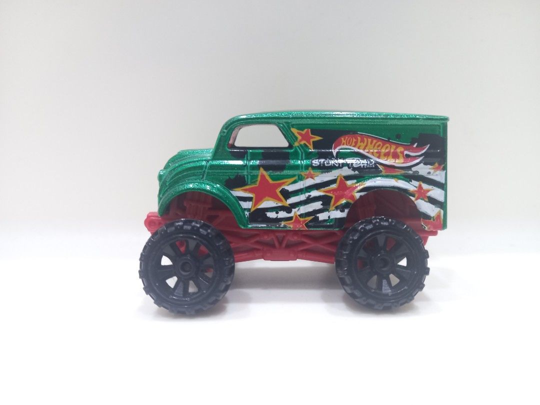 Hot Wheels Monster Dairy Delivery Truck HotWheels Stunt Devil Diecast ...