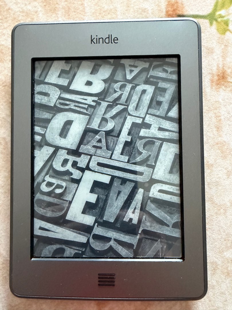 Kindle Touch 4th Gen, Mobile Phones & Gadgets, E-Readers on Carousell