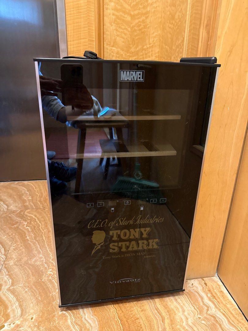 Marvel Tony Stark Mini wine cellar / Fridge, 家庭電器, 廚房電器, 其他廚具 - Carousell