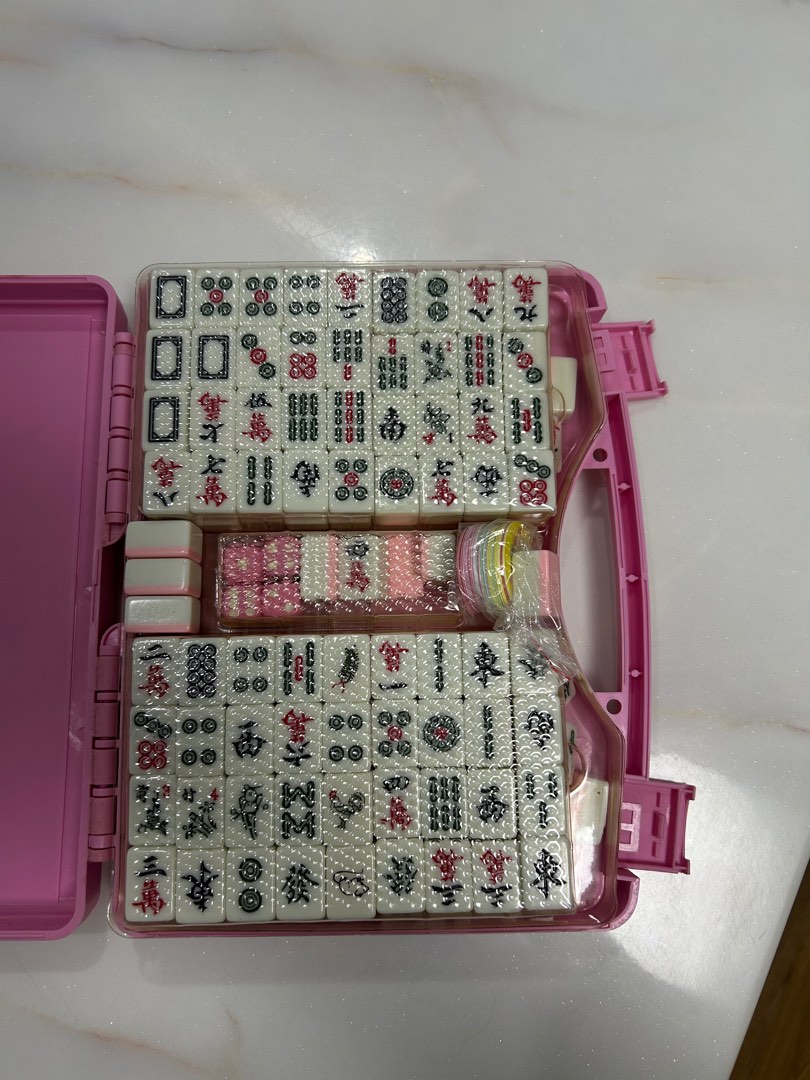 Mini Mahjong Hello Kitty Set, Hobbies & Toys, Toys & Games on Carousell