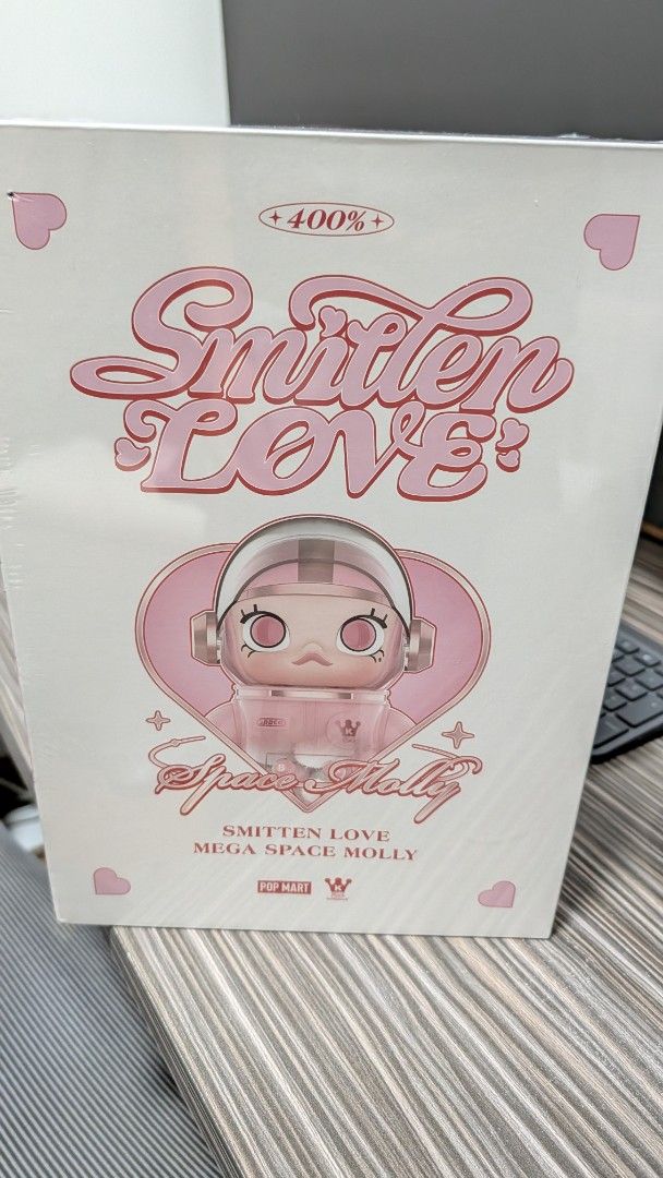 POP MART Mega Space Molly Smitten Love 400%, Hobbies & Toys, Toys & Games on Carousell