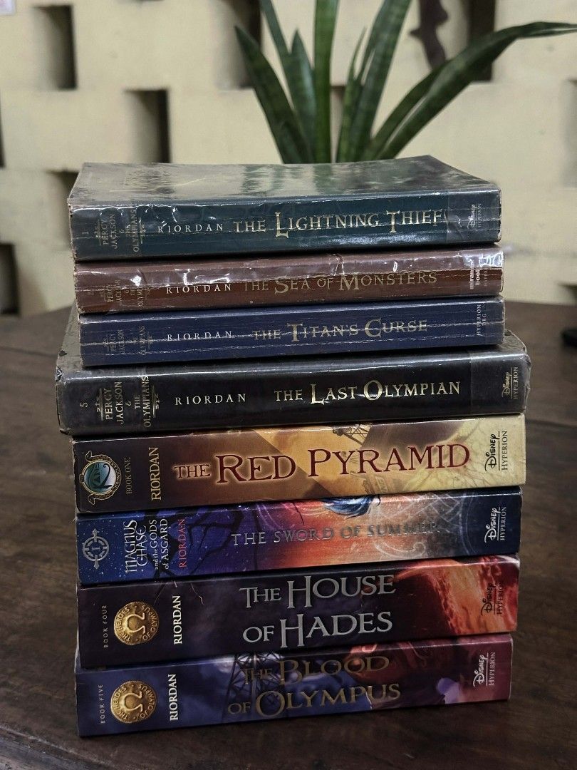 Rick Riordan Collection: Percy Jackson series: The Lightning Thief, The ...