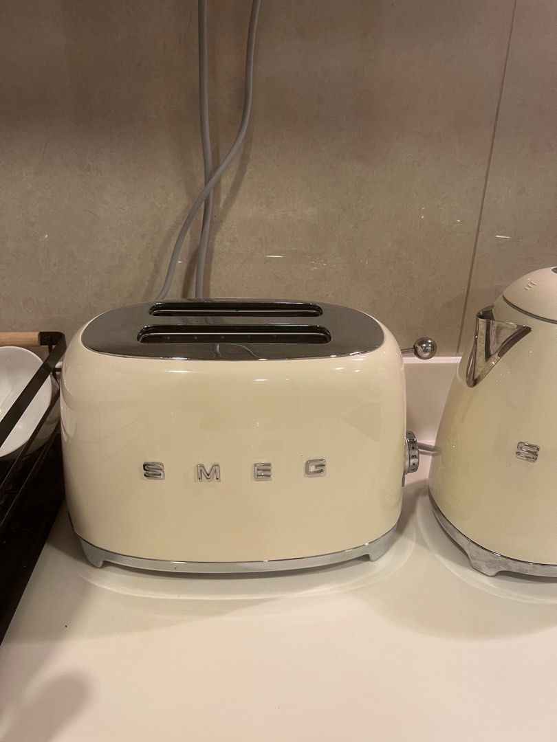 Smeg 2-Slice Toaster - Cream Color, TV & Home Appliances, Kitchen ...