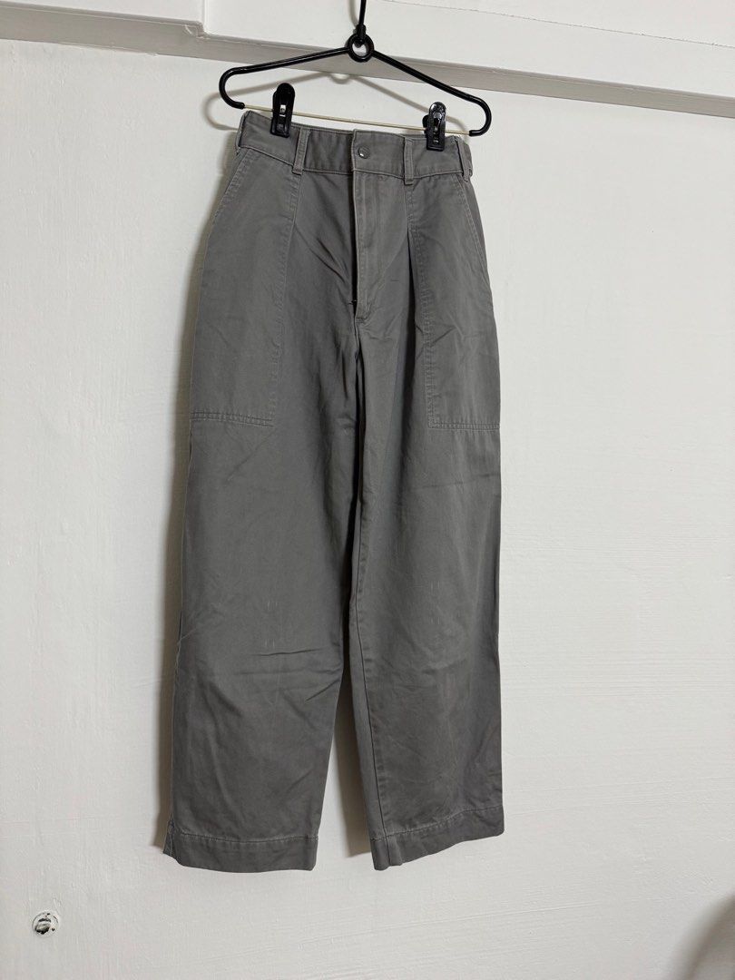 Uniqlo U Baker Pants - Grey, Women's Fashion, Bottoms, Other Bottoms on Carousell