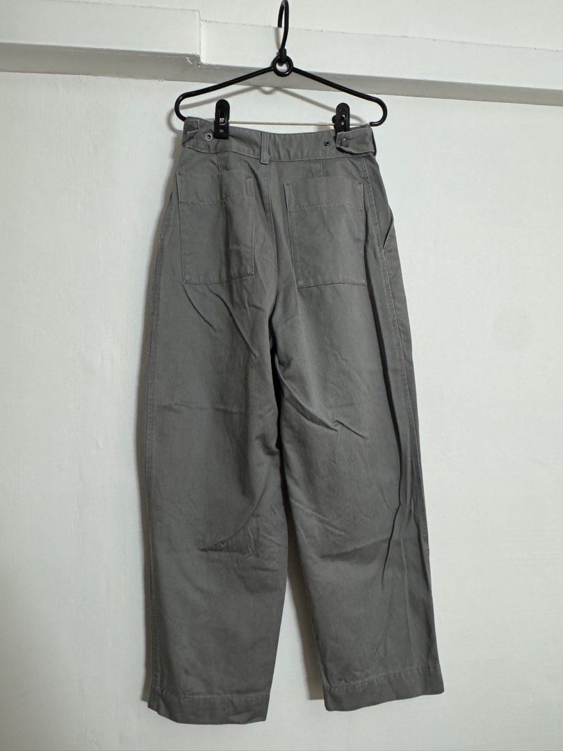 Uniqlo U Baker Pants - Grey, Women's Fashion, Bottoms, Other Bottoms on Carousell