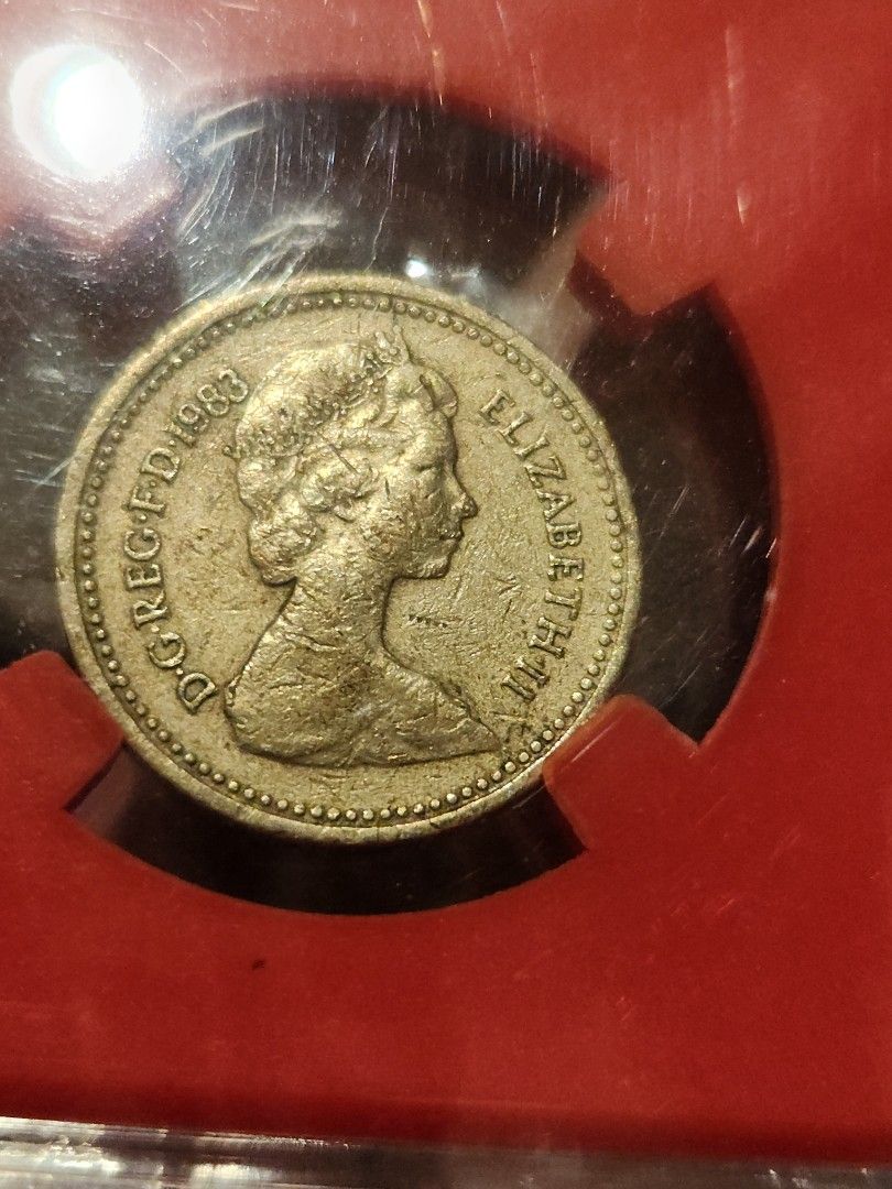 1988 British One Pound Coin, Hobbies & Toys, Memorabilia & Collectibles ...