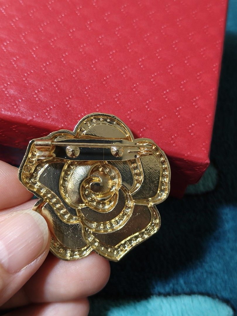 🌹 Elegant Black Rose & Rhinestone Brooch 🌹 for sale, Women's Fashion, Jewelry & Organisers ...