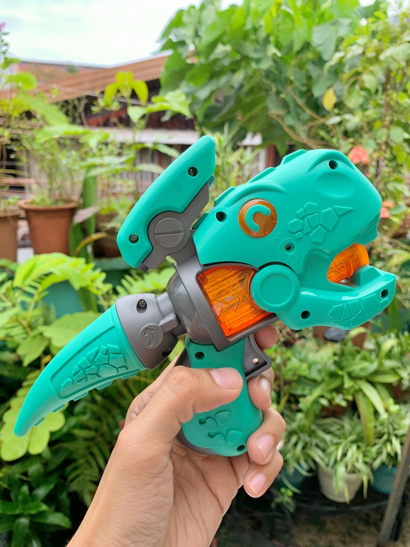 Dino Spray Gun (with lights and sounds), Hobbies & Toys, Toys & Games ...