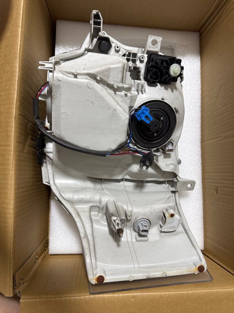 Hiace headlight- china oem, Car Accessories, Electronics & Lights on ...