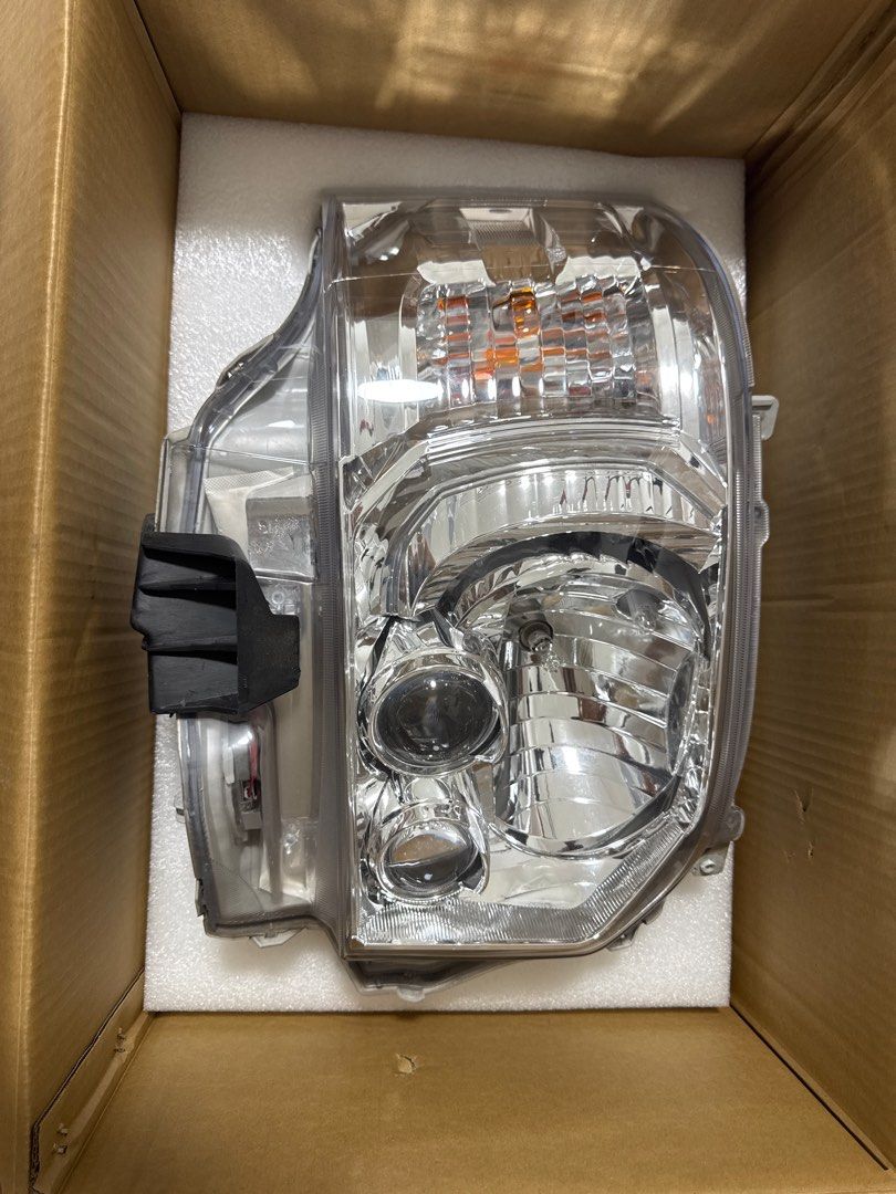 Hiace headlight- china oem, Car Accessories, Electronics & Lights on ...
