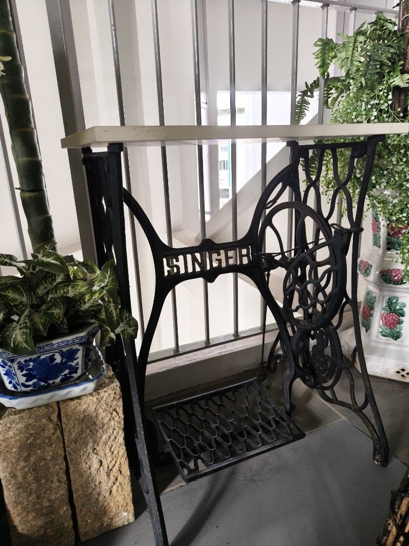 Spider Web Ornate Vintage SINGER Cast Iron Sewing Machine Base Side ...