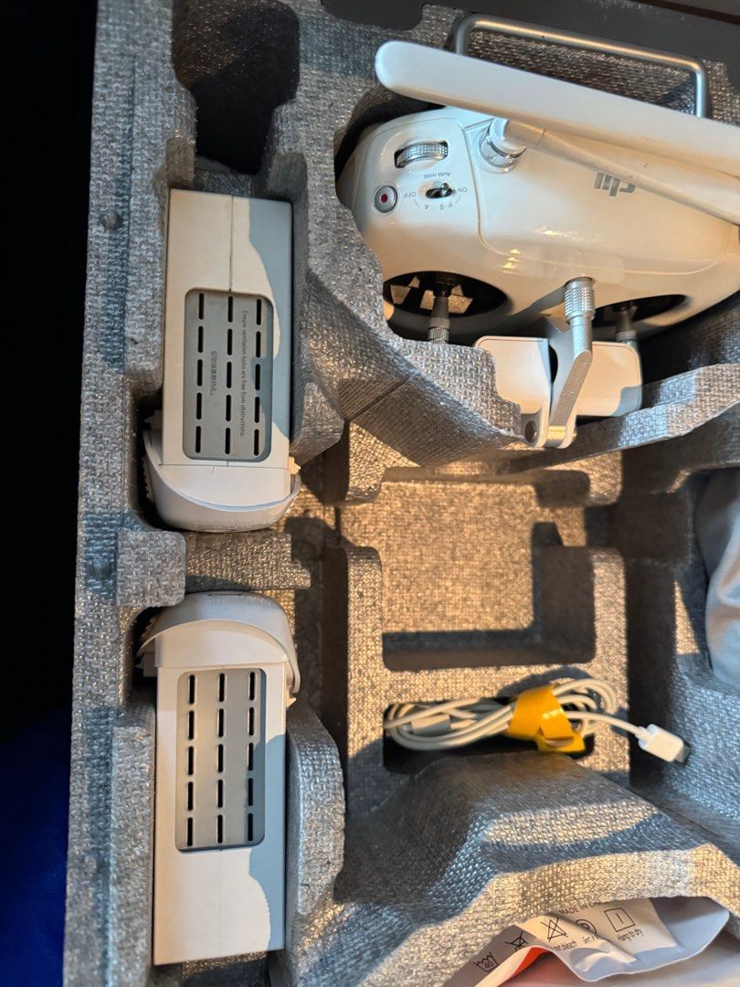DJI Phantom drone, Hobbies & Toys, Toys & Games on Carousell