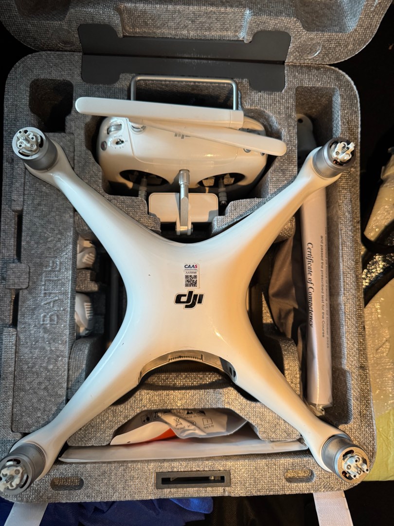 DJI Phantom drone, Hobbies & Toys, Toys & Games on Carousell