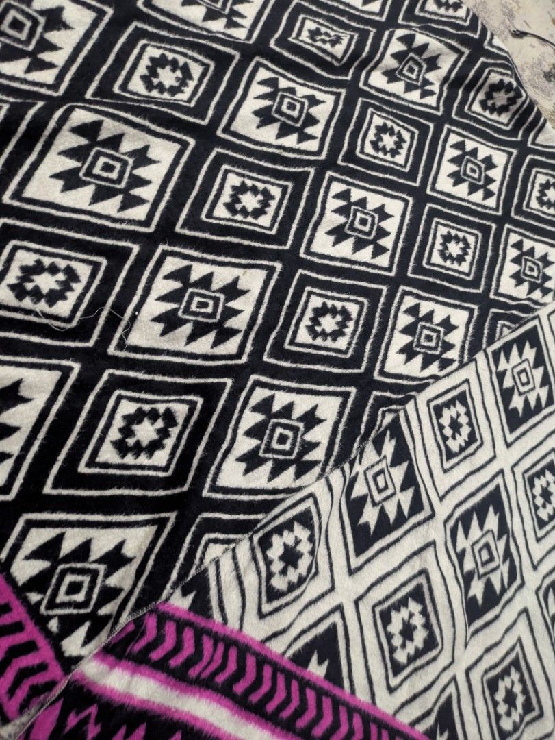 H&M divided mafla native tribe Navajo chimayo Aztec design winter ...