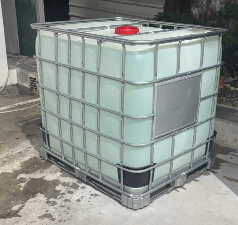 IBC tank 1000L water tank, Everything Else on Carousell