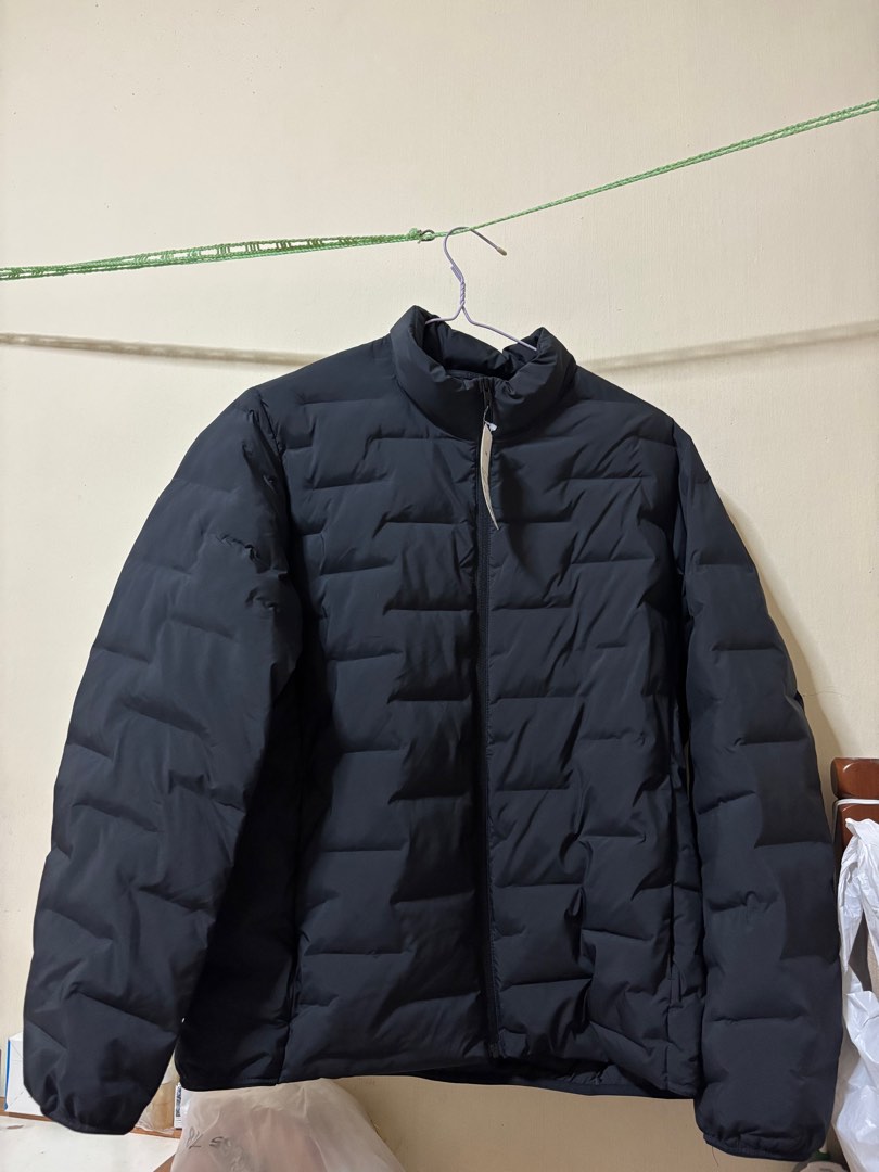 Uniqlo Jacket Puff Tech + Heat Tech Glove, Men's Fashion, Coats ...