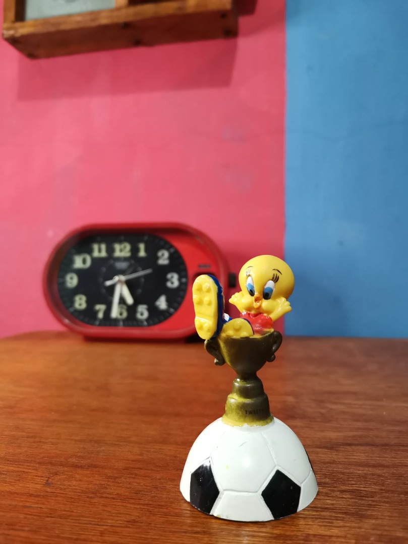 Vintage 1997 Tweety Bird Looney Tunes Soccer Stars, Warner Bros, Toys ...